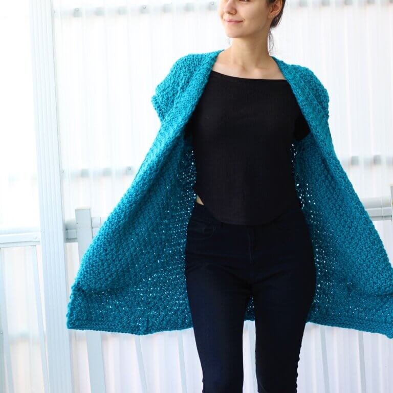 DARIA Vest - Knit Pattern - The Easy Design