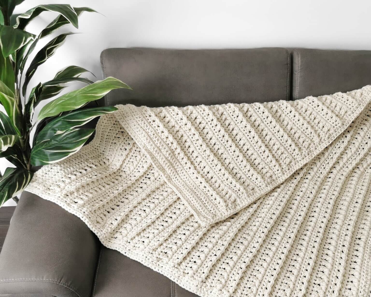 MELLOW Blanket - Crochet pattern - The Easy Design
