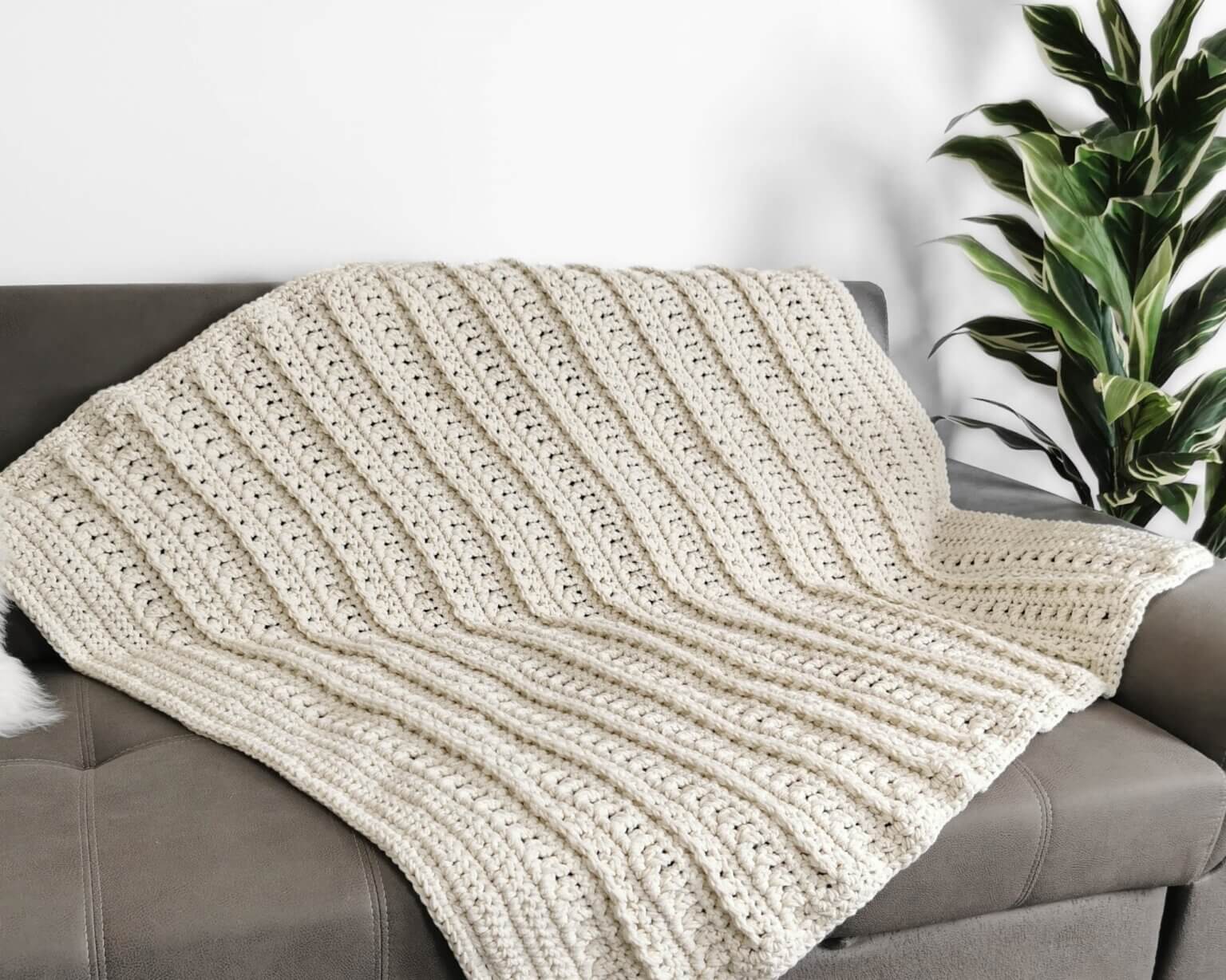 MELLOW Blanket - Crochet pattern - The Easy Design