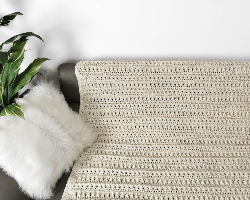 MELLOW Blanket - Crochet pattern - The Easy Design