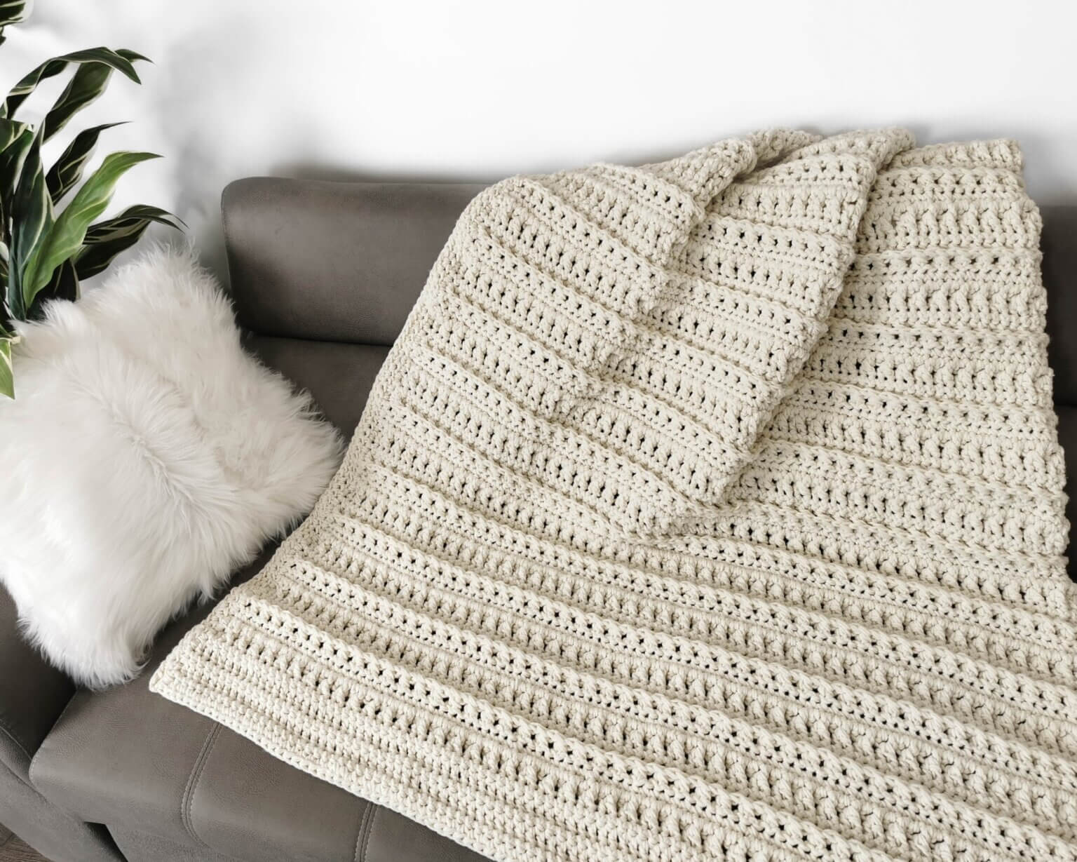 MELLOW Blanket - Crochet pattern - The Easy Design